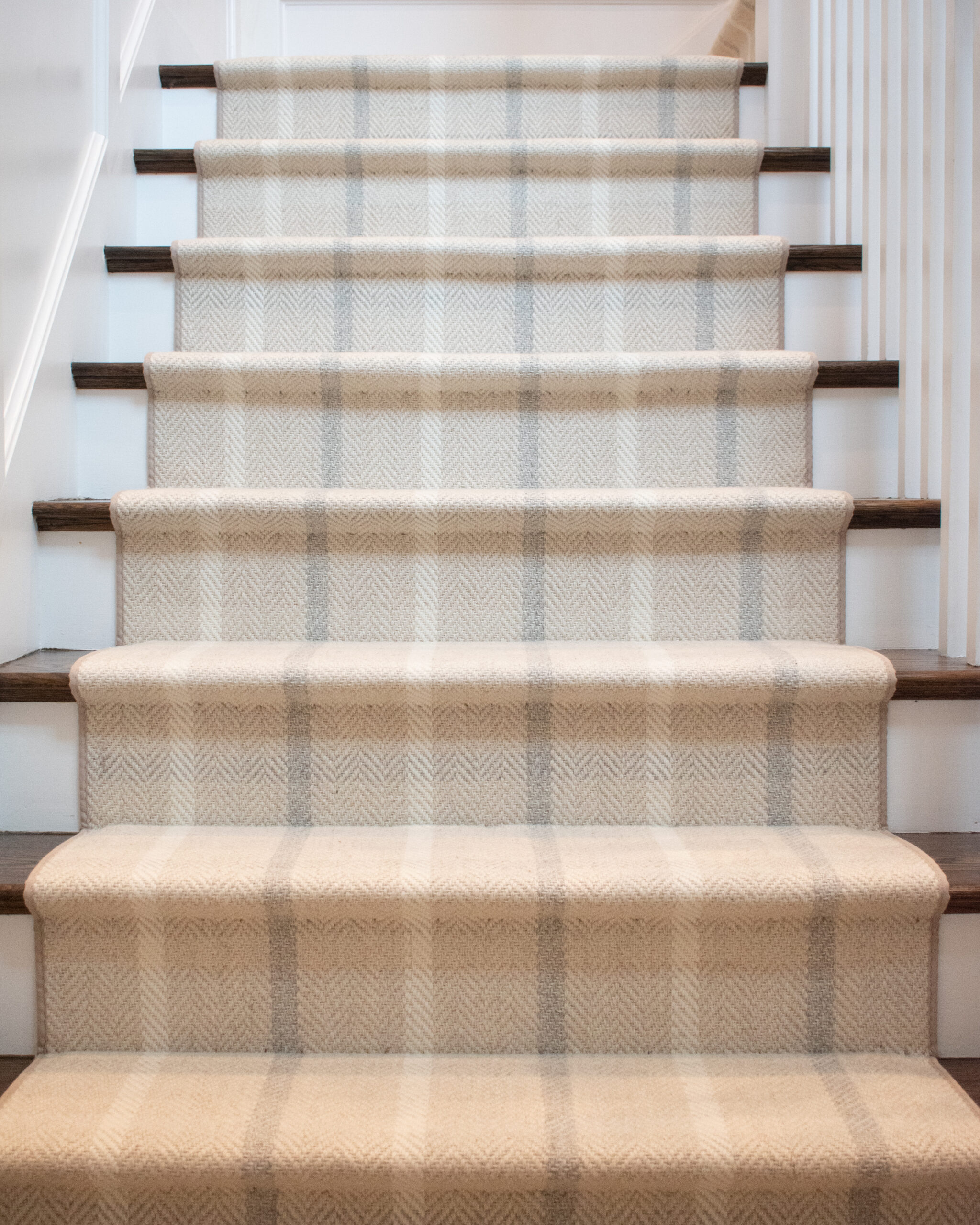 Carpet Buying 101 – Choosing the Best Carpeting for Your Stairs