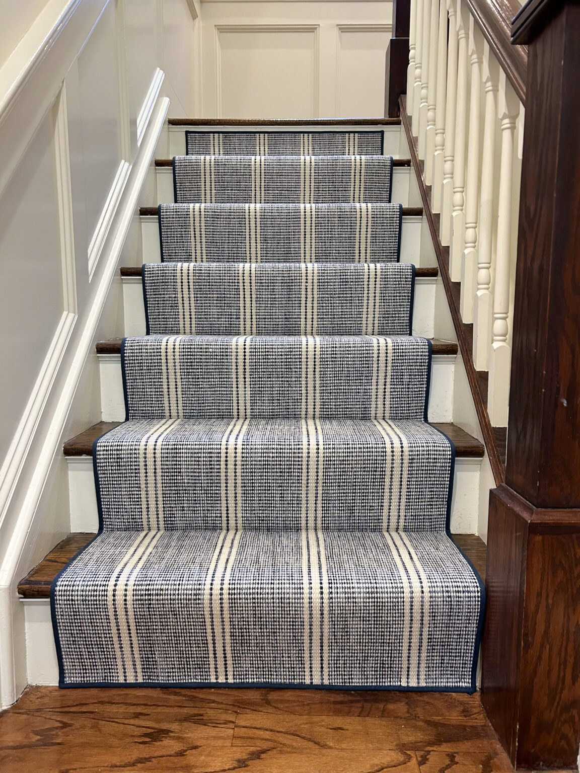 Hollywood and Waterfall Stair Runner Installation Guide