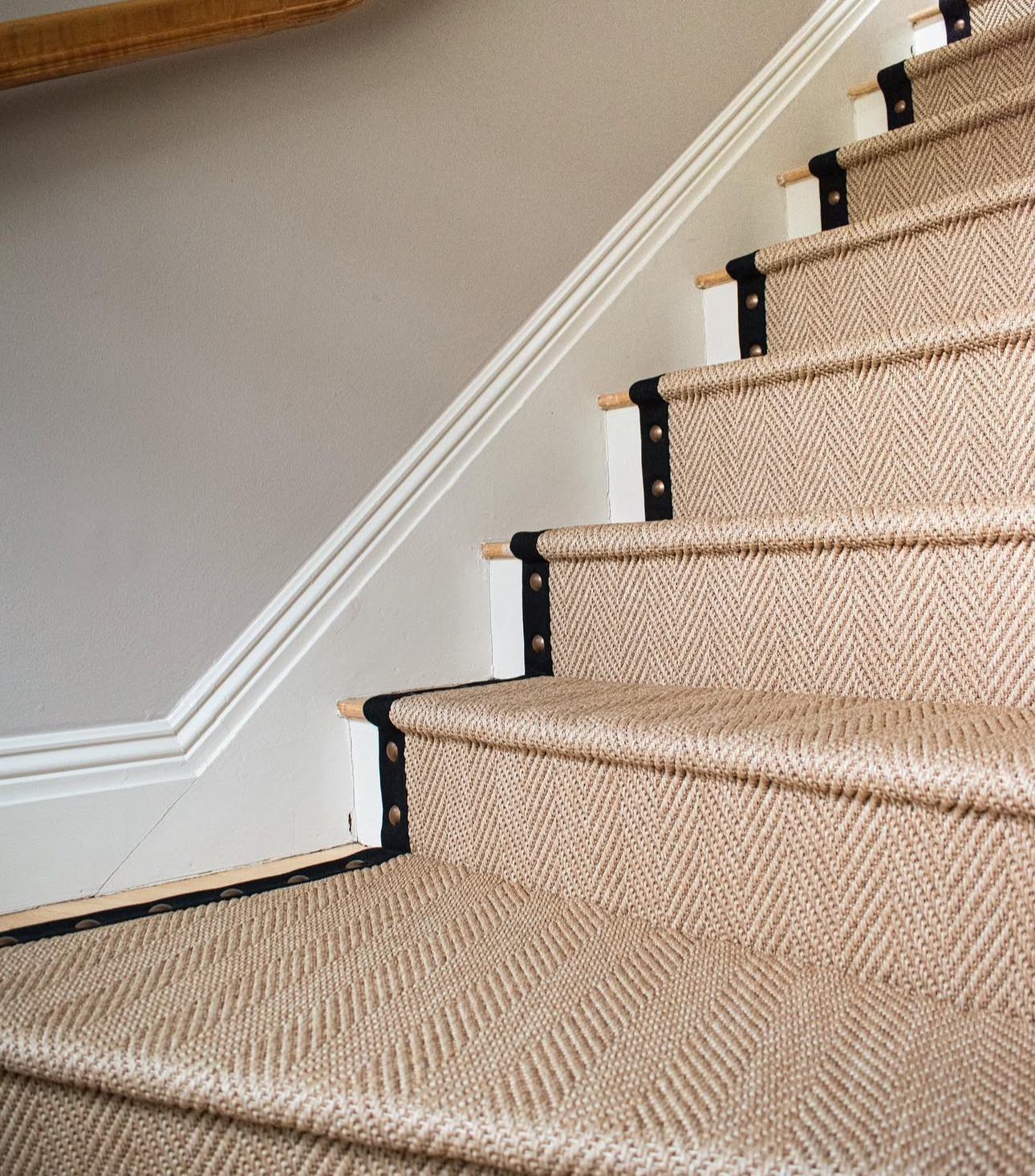 Hollywood and Waterfall Stair Runner Installation Guide