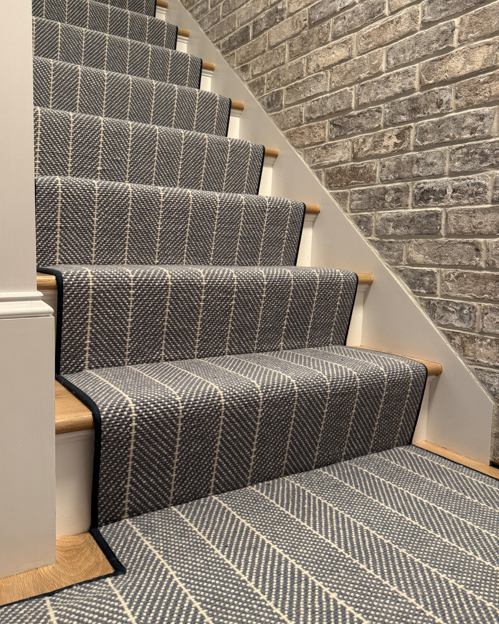 Hollywood and Waterfall Stair Runner Installation Guide
